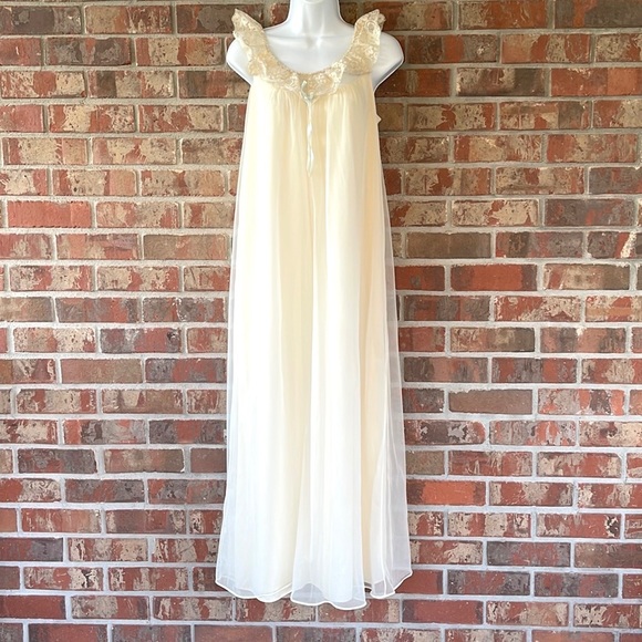 Shadowline | Intimates & Sleepwear | Vintage Shadowline Chiffon Overlay ...